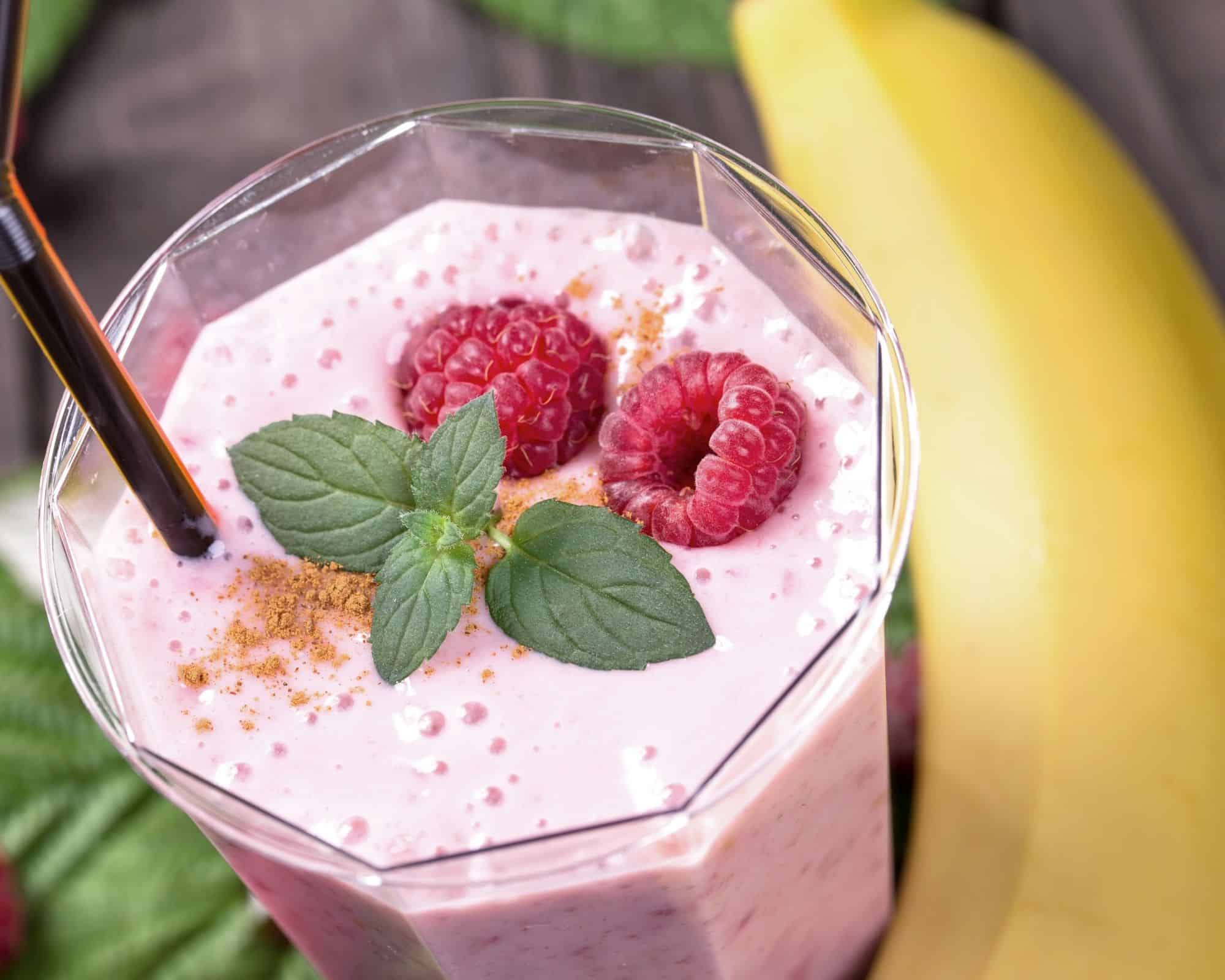Yummy Frozen Banana Raspberry Smoothie Without Yogurt